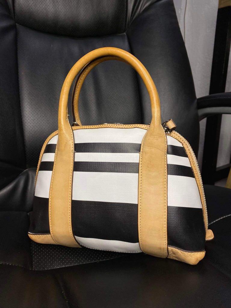 Coach alma original, Women's Fashion, Bags & Wallets, Cross-body Bags ...