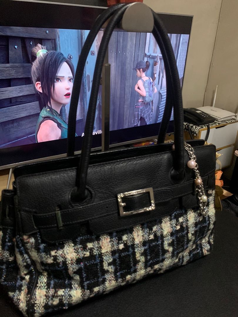 Countess Mara, Women's Fashion, Bags & Wallets, Tote Bags on Carousell