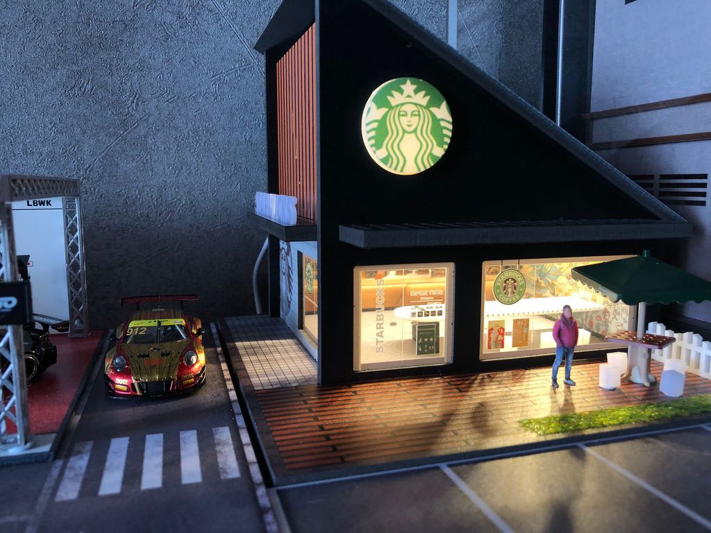 現貨 G-Fans 1:64 Starbucks Cafe GFans 星巴克店鋪場景模型 著燈 情景 場景, 興趣及遊戲, 玩具 & 遊戲類 ...
