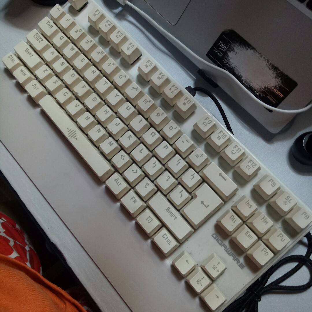 GIGAWARE K28 Limited Edition Blue Switch Mechanical Keyboard (Clicky ...