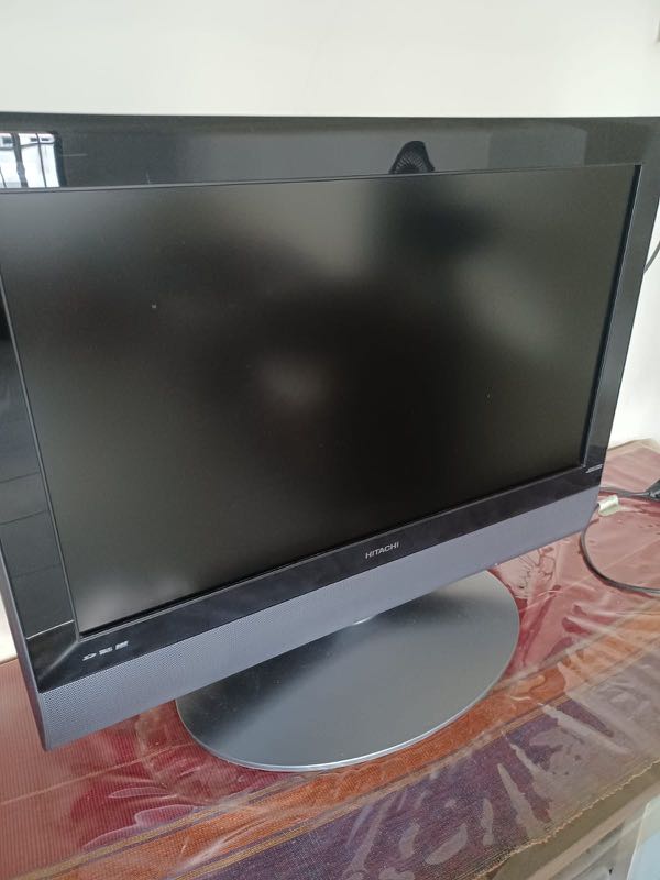HITACHI LCD TV, TV & Home Appliances, TV & Entertainment, TV on Carousell