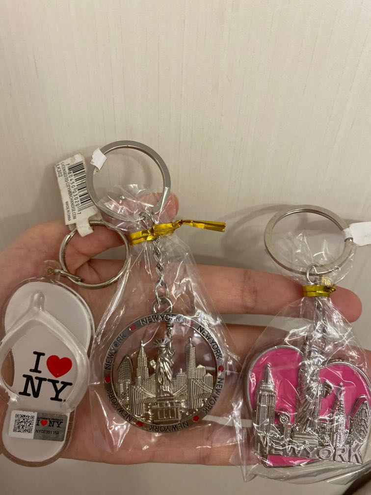 New York Keychains, Hobbies & Toys, Travel, Travel Essentials ...
