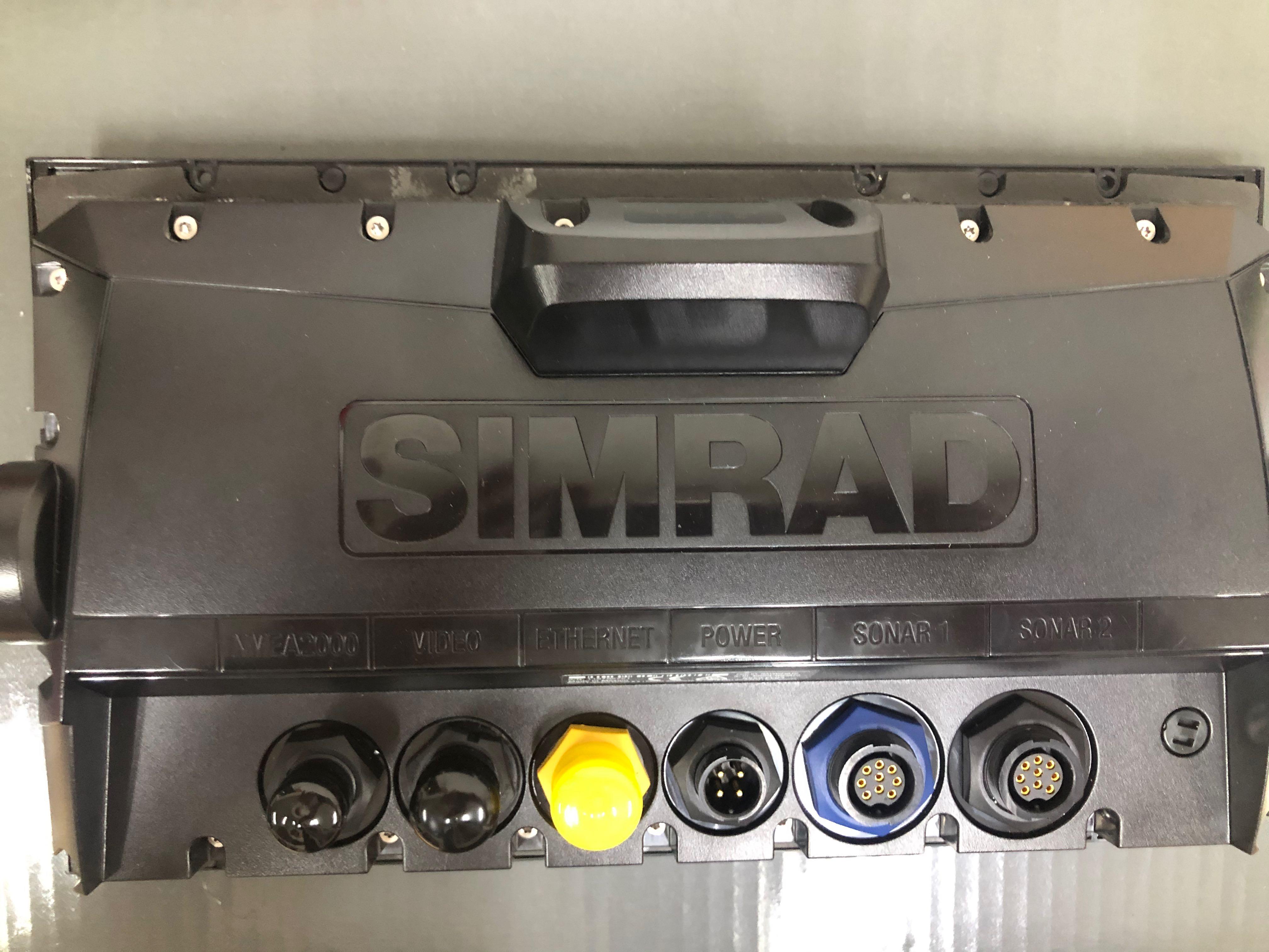 Simrad NSS9 Evo 3 Chart Plotter and Fish Finder, Sports Equipment ...