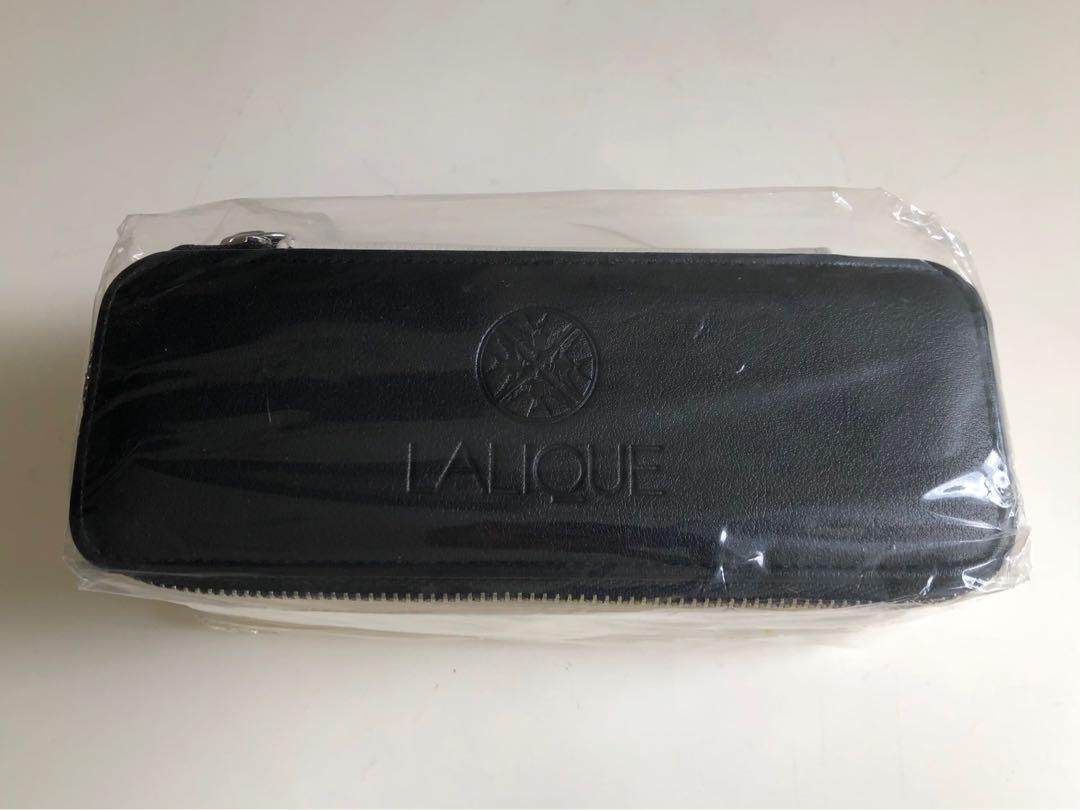 Singapore Airlines (SQ) First Class amenities kit (LALIQUE), Hobbies ...