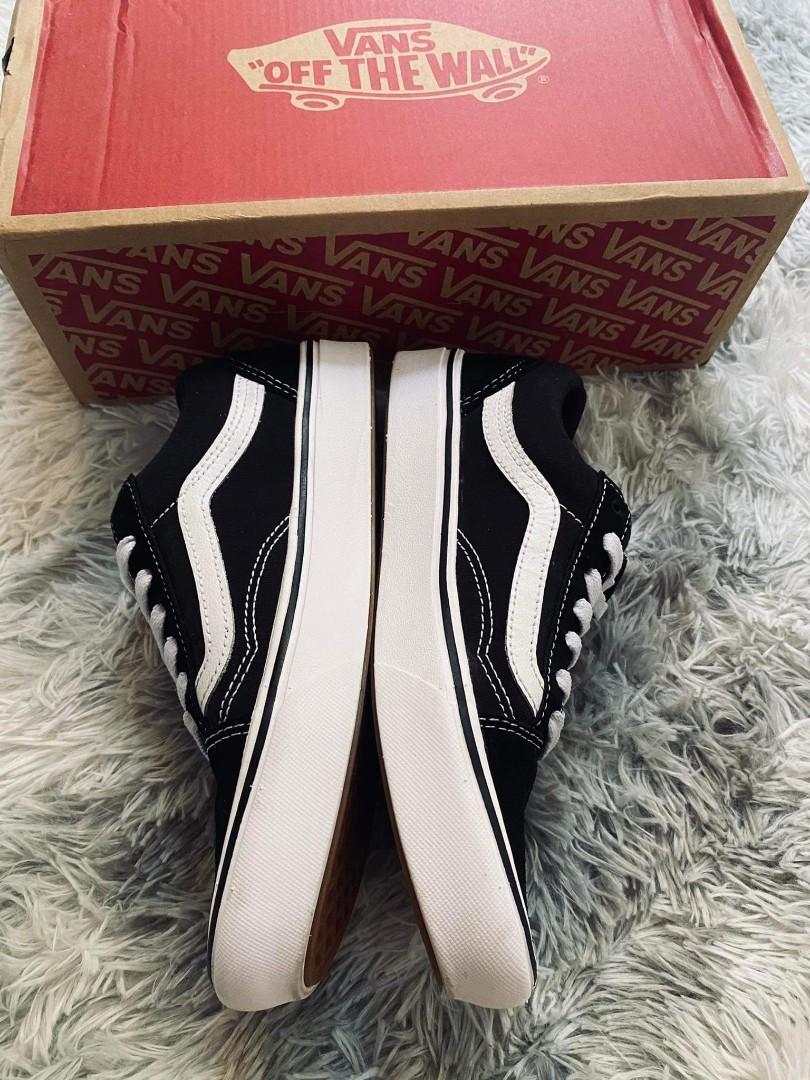 Vans Oldschool Pro, Women's Fashion, Footwear, Sneakers on Carousell