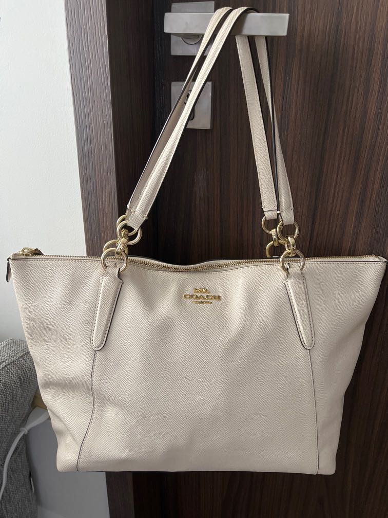 Coach tote bag - white, Women's Fashion, Bags & Wallets, Tote Bags on ...