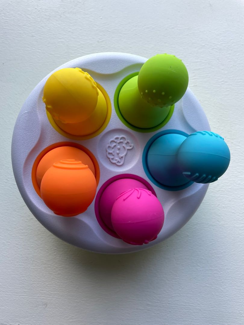 FatBrain Spinny Pins, Hobbies & Toys, Toys & Games on Carousell