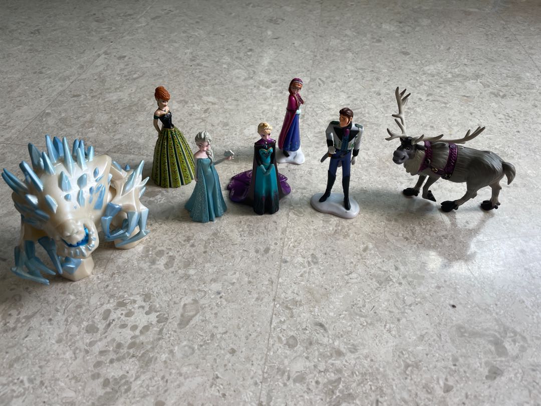 Frozen figurines, Hobbies & Toys, Toys & Games on Carousell