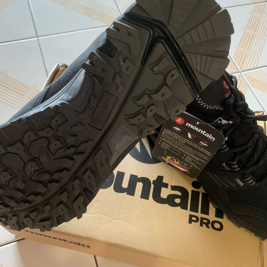 Mountain Pro Hiking Shoes, Men's Fashion, Footwear, Boots on Carousell