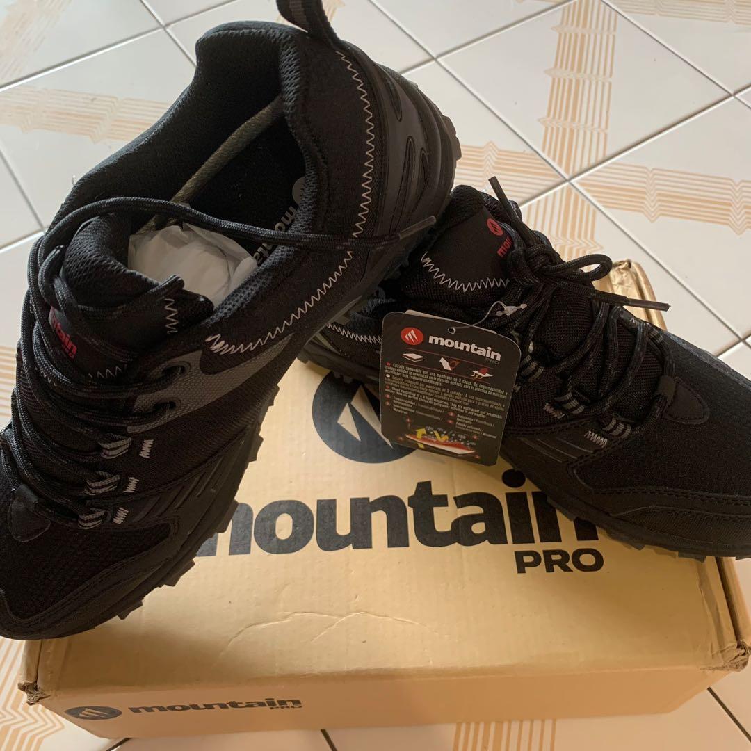Mountain Pro Hiking Shoes, Men's Fashion, Footwear, Boots on Carousell