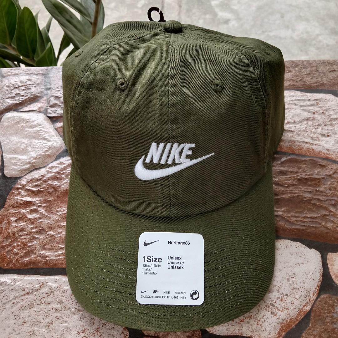 Nike cap, Men's Fashion, Watches & Accessories, Caps & Hats on Carousell