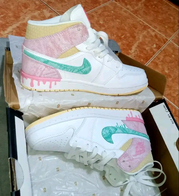 Nike J1 Retro, Women's Fashion, Footwear, Sneakers on Carousell