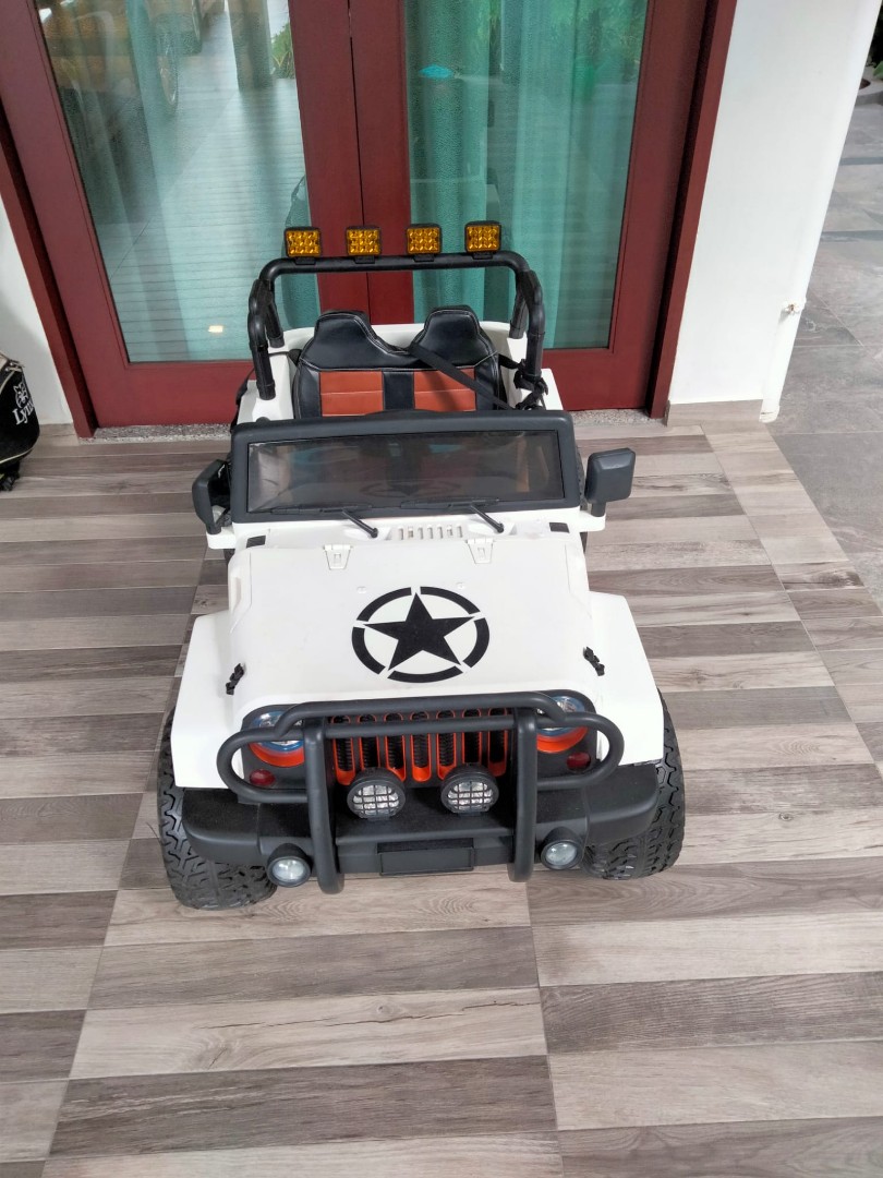 Used Battery Operated Mini Car, Hobbies & Toys, Toys & Games on Carousell