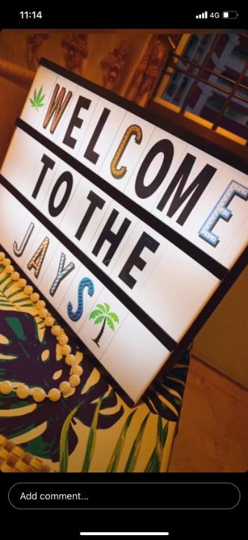 A4 CINEMATIC / FANCY LED LIGHTBOX - RENTAL, Everything Else on Carousell