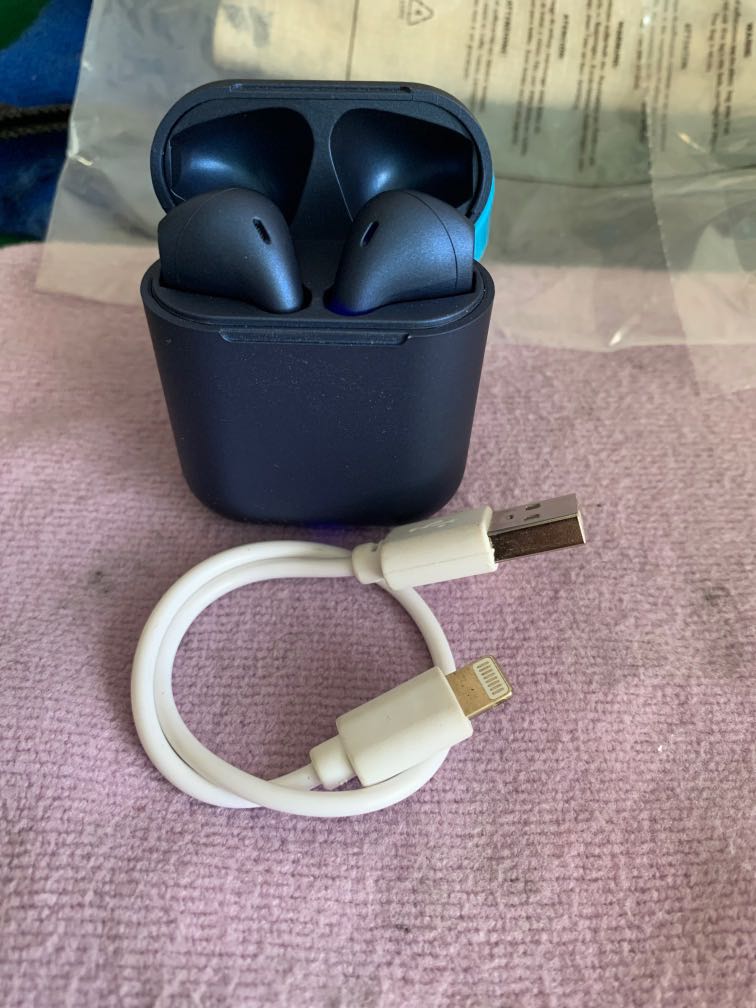 Dark Blue EarPods with lightning charging, Audio, Earphones on Carousell