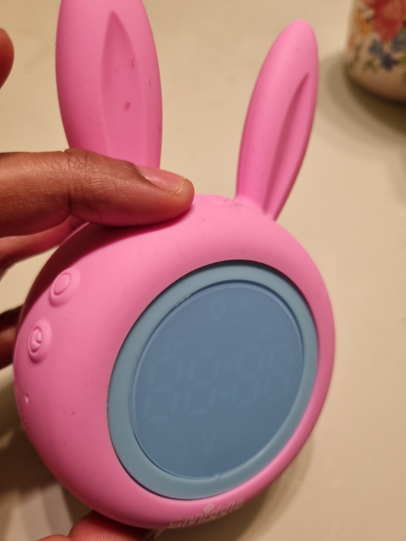 Giving away Smiggle Kiddy clock with alarm, Furniture & Home Living ...