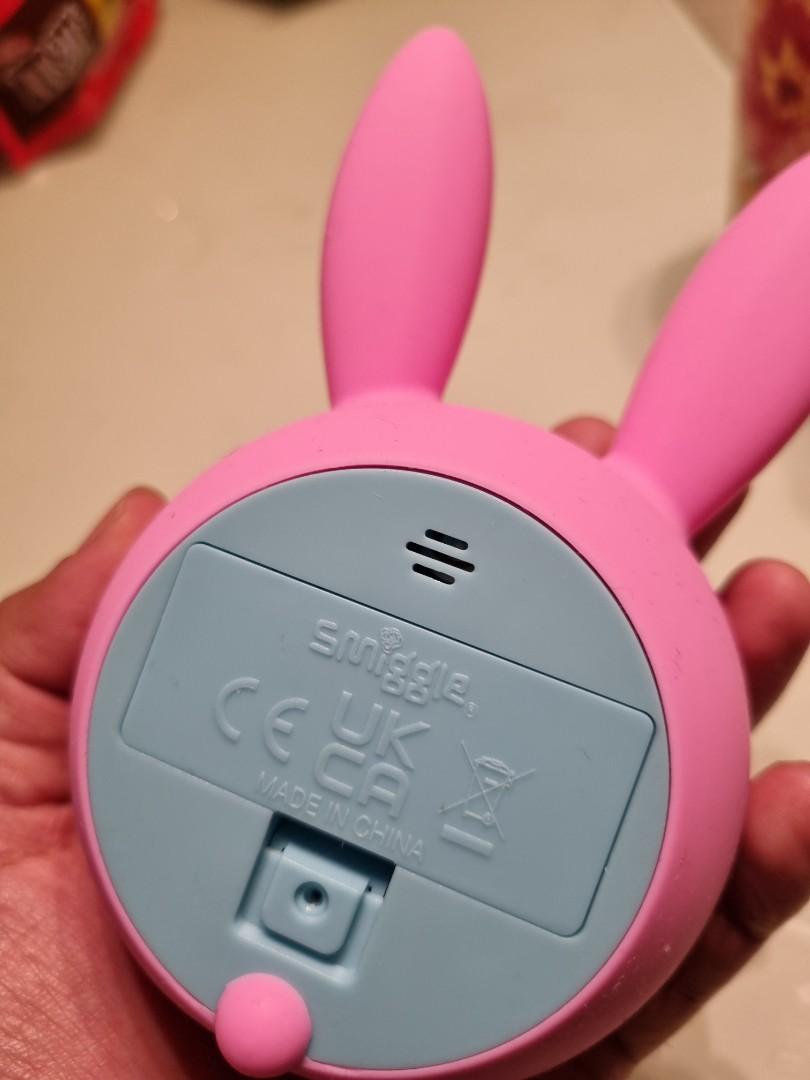 Giving away Smiggle Kiddy clock with alarm, Furniture & Home Living ...