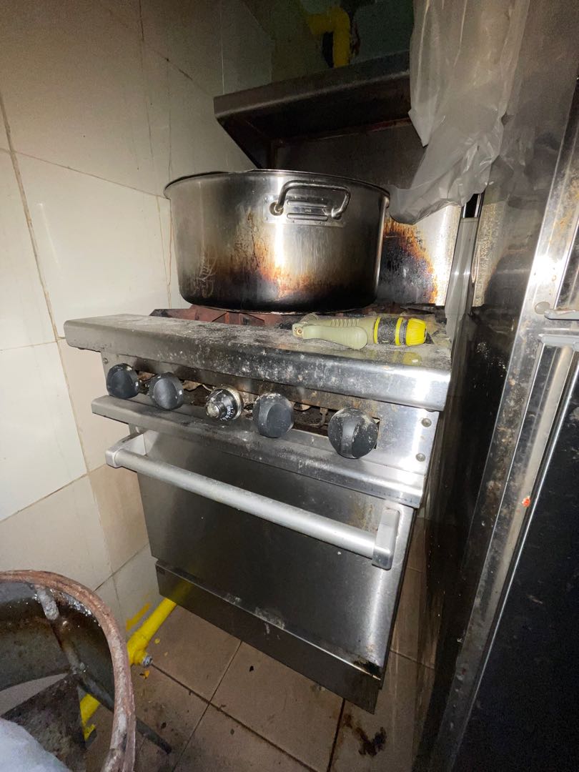 Hawker - 4 Ring Stove with Oven, TV & Home Appliances, Kitchen ...