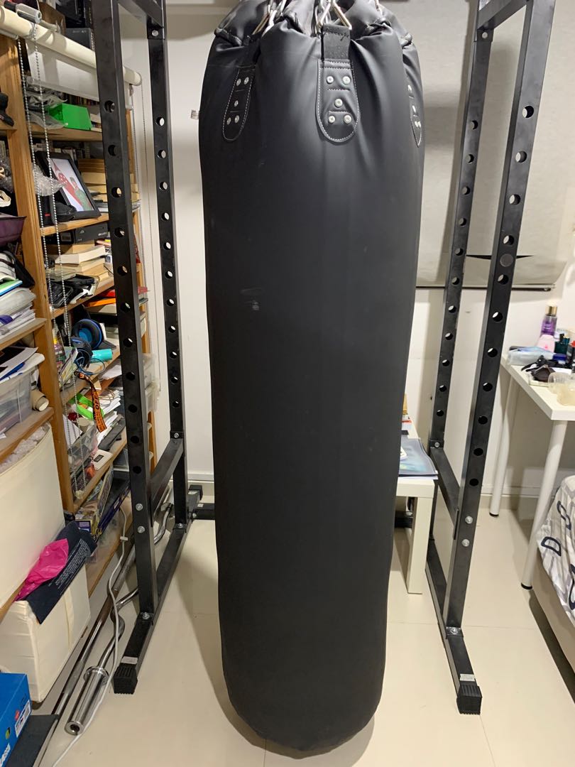 Heavy duty punching bag, Sports Equipment, Exercise & Fitness, Cardio ...