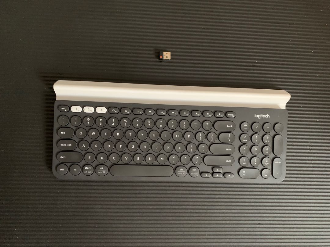 Logitech 780 keyboard, 電腦＆科技, 電腦周邊及配件, 電腦鍵盤及相關產品 - Carousell