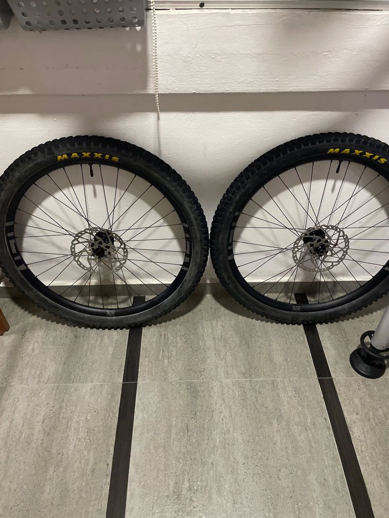 NUKEPROOF HORIZON V2 REAR WHEEL 102T with FRONT WHEEL, Sports Equipment ...