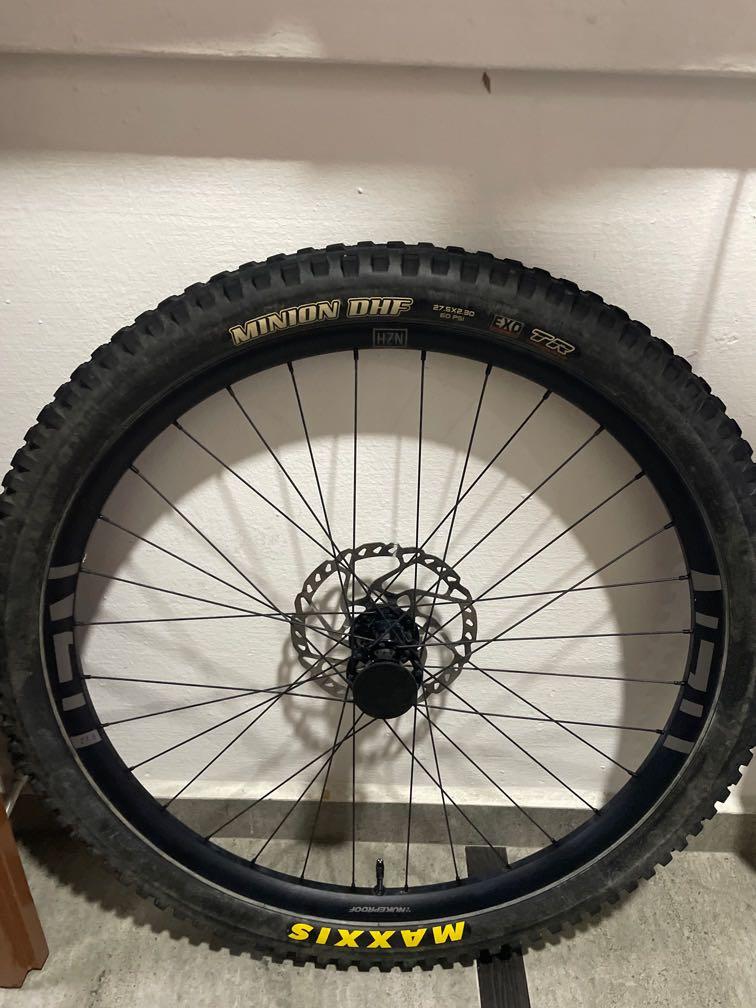 NUKEPROOF HORIZON V2 REAR WHEEL 102T with FRONT WHEEL, Sports Equipment ...