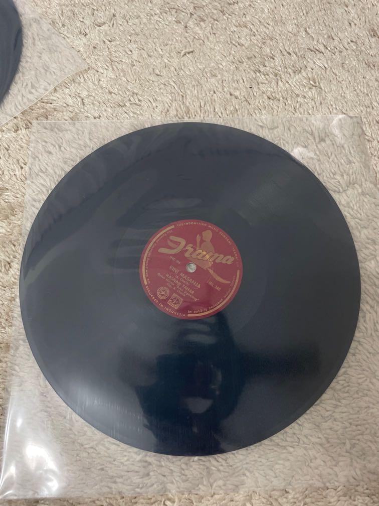 Piring batu hasnah tahar, Furniture & Home Living, Home Decor, Vases ...