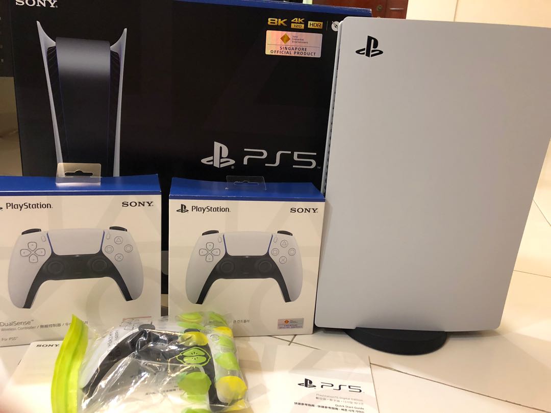 PlayStation 5 Digital set w/ 3 Handset, Video Gaming, Video Games ...