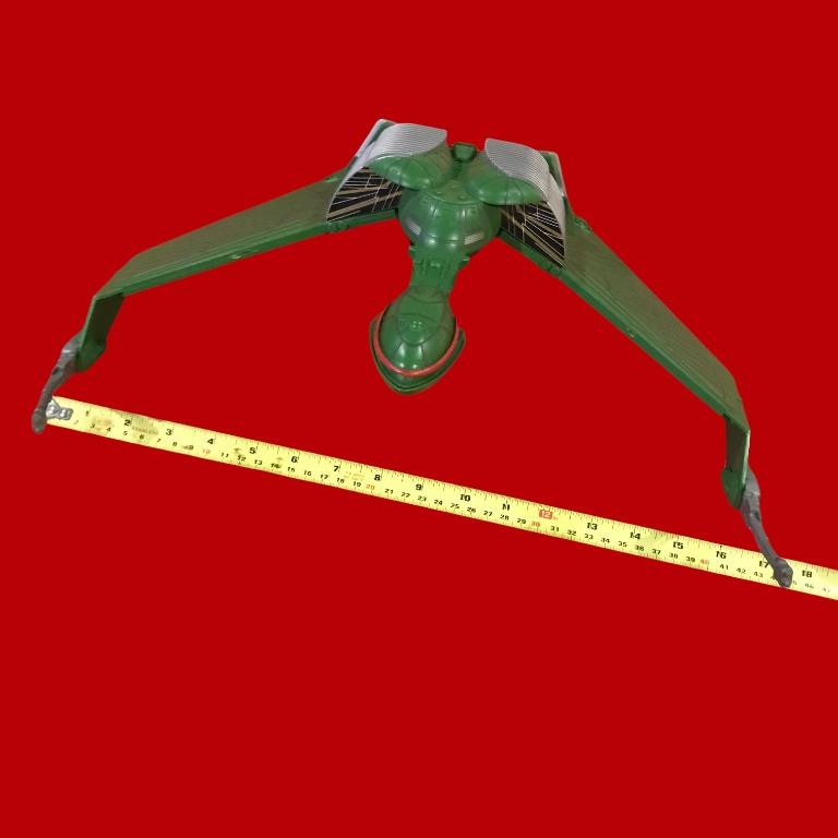 Star Trek: Generations Klingon Bird-of-Prey The K'Vort Class Cruiser as ...