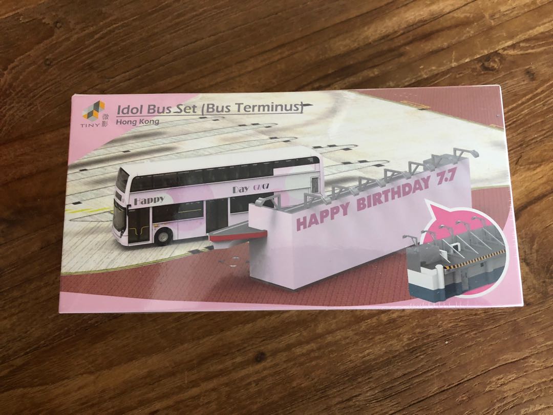 Tiny Idol Bus Set (Anson Lo生日）, 興趣及遊戲, 玩具 & 遊戲類 - Carousell