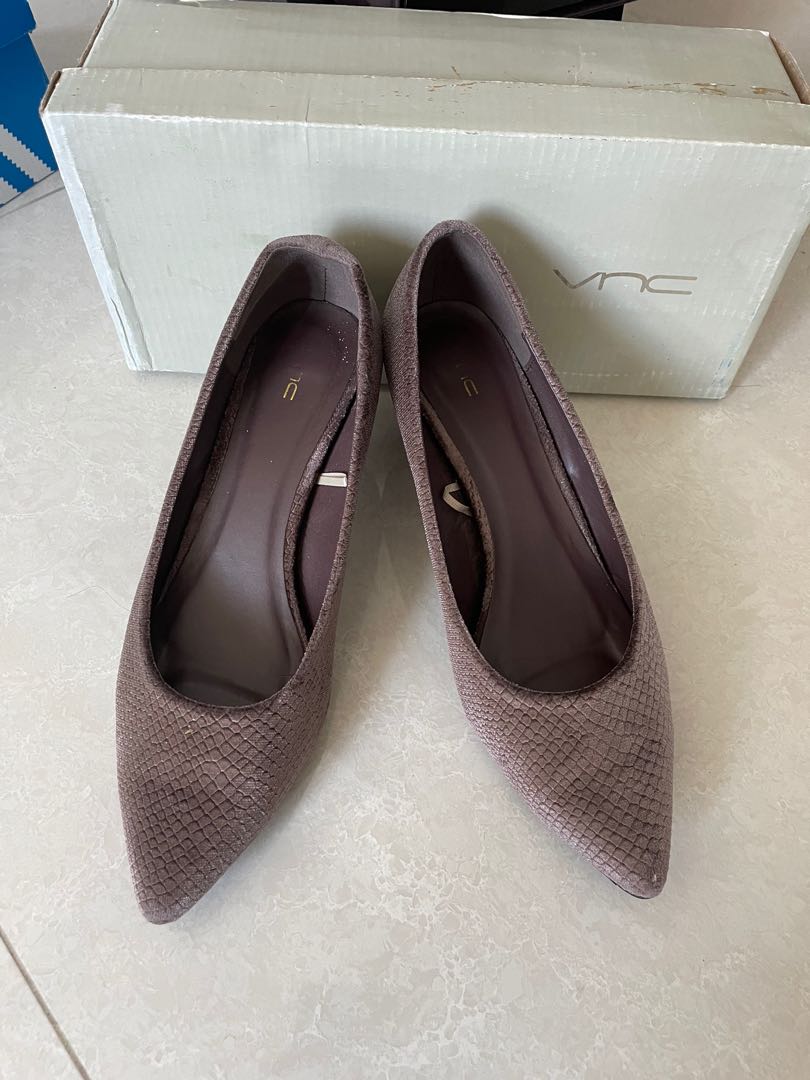VNC shoe, Women's Fashion, Footwear, Heels on Carousell