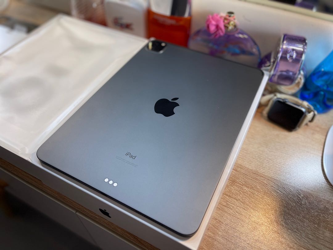 Apple iPad Pro 2020 128gb 11 Inch Good as New Complete, Mobile Phones ...