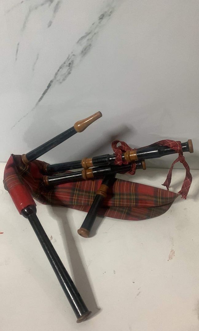 VINTAGE BAGPIPE | BAGPIPE - FOR DISPLAY ONLY, Looking For on Carousell