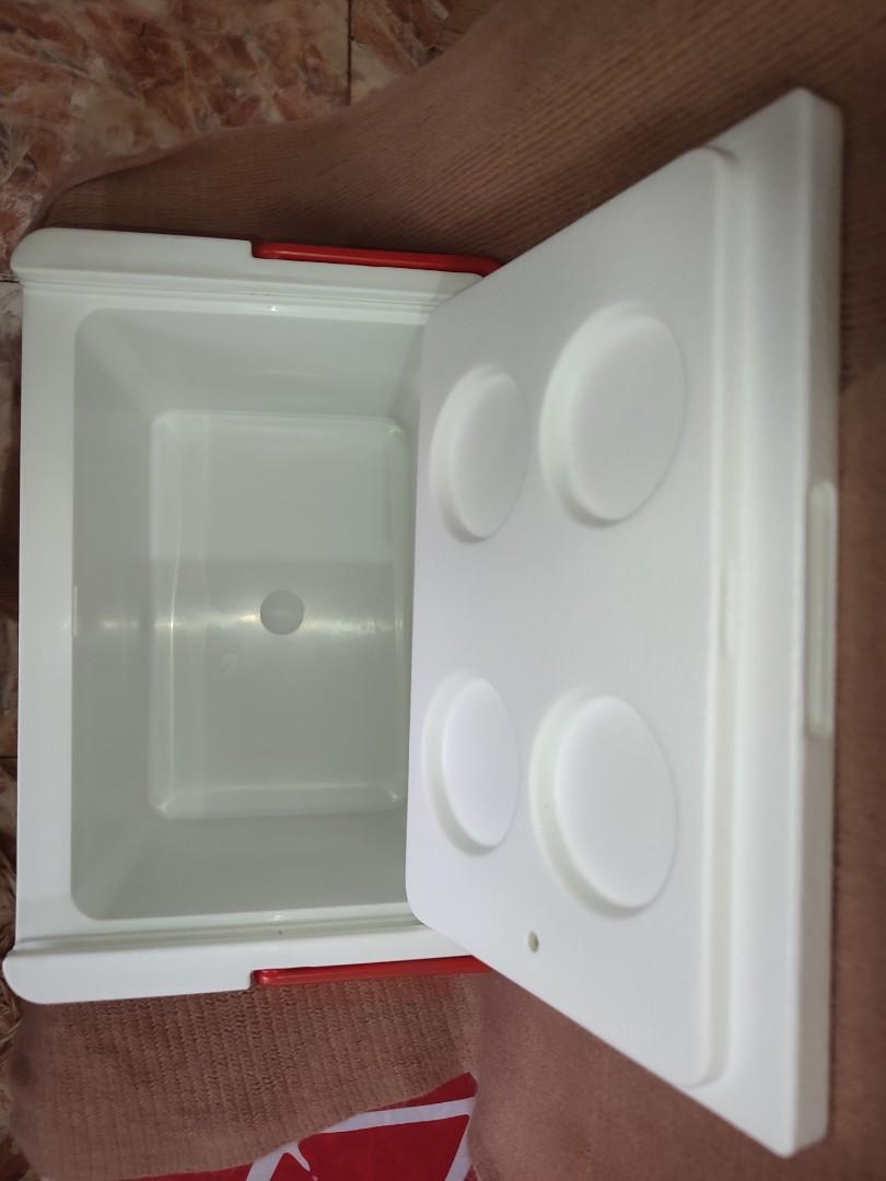 Igloo Ice box/Cooler, Furniture & Home Living, Home Improvement ...