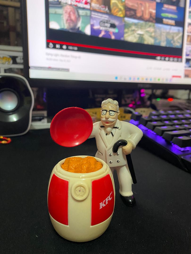 KFC figurines (rare old school collection), Hobbies & Toys, Memorabilia ...
