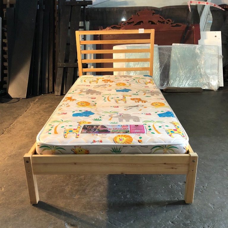 Single Size Wooden Bed Frame with Mattress / Rangka Katil Kayu Saiz ...