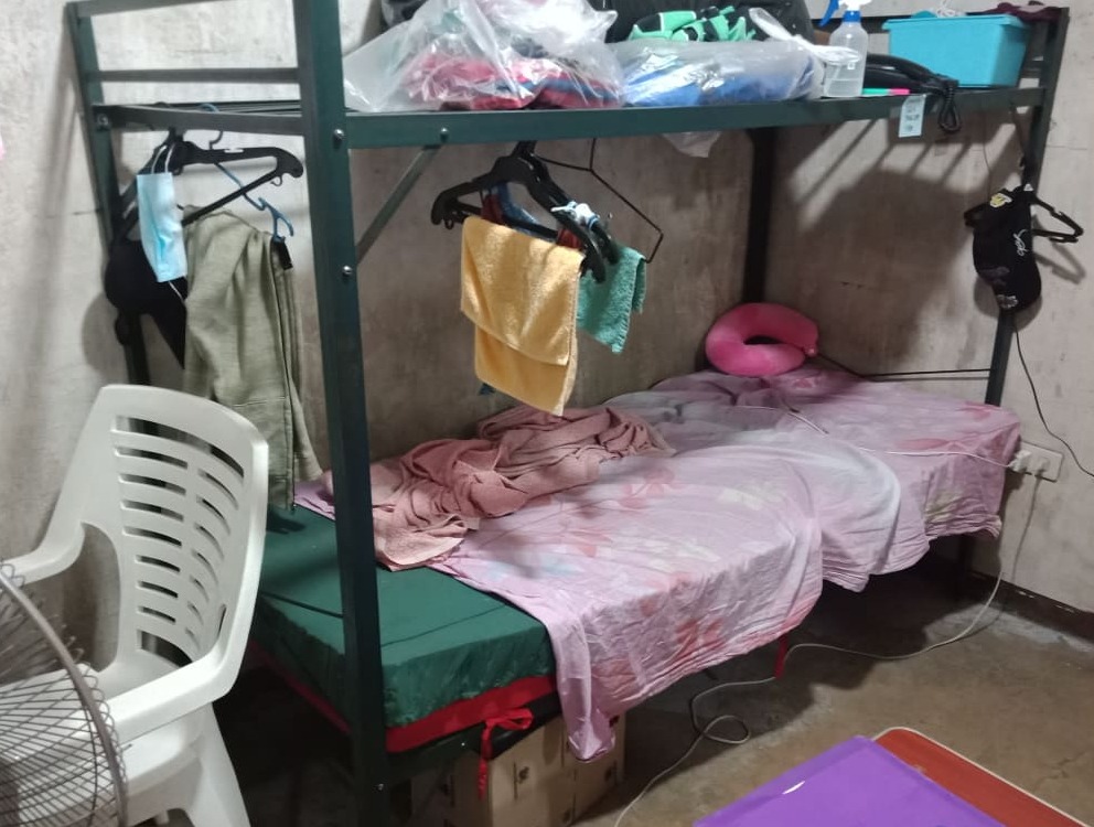 Used Double-Deck Bed Frame (Di po kasama yung kuchon), Furniture & Home ...