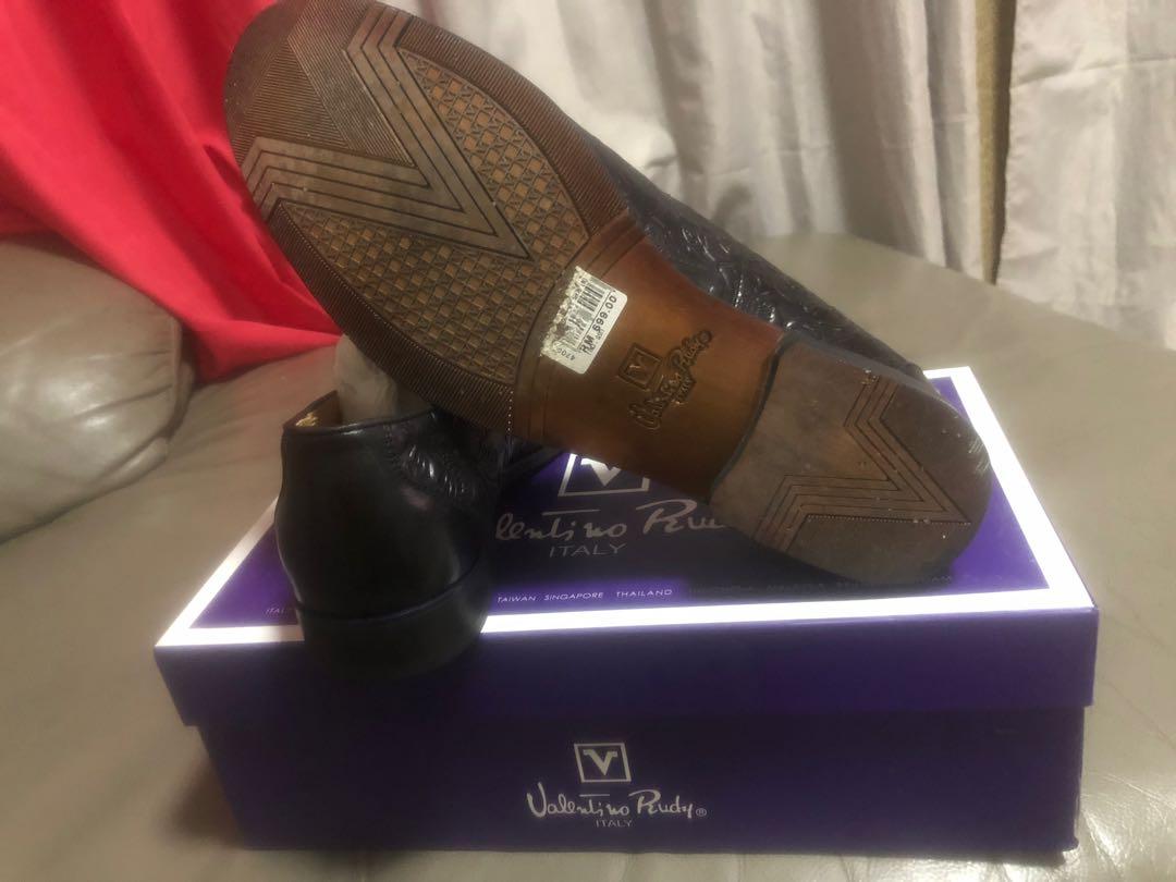 Valentino Rudy Shoes, Men's Fashion, Footwear, Dress shoes on Carousell