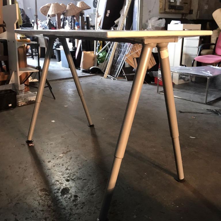 Wooden Working Table with Metal Leg White Colour / Meja Kerja Kayu ...