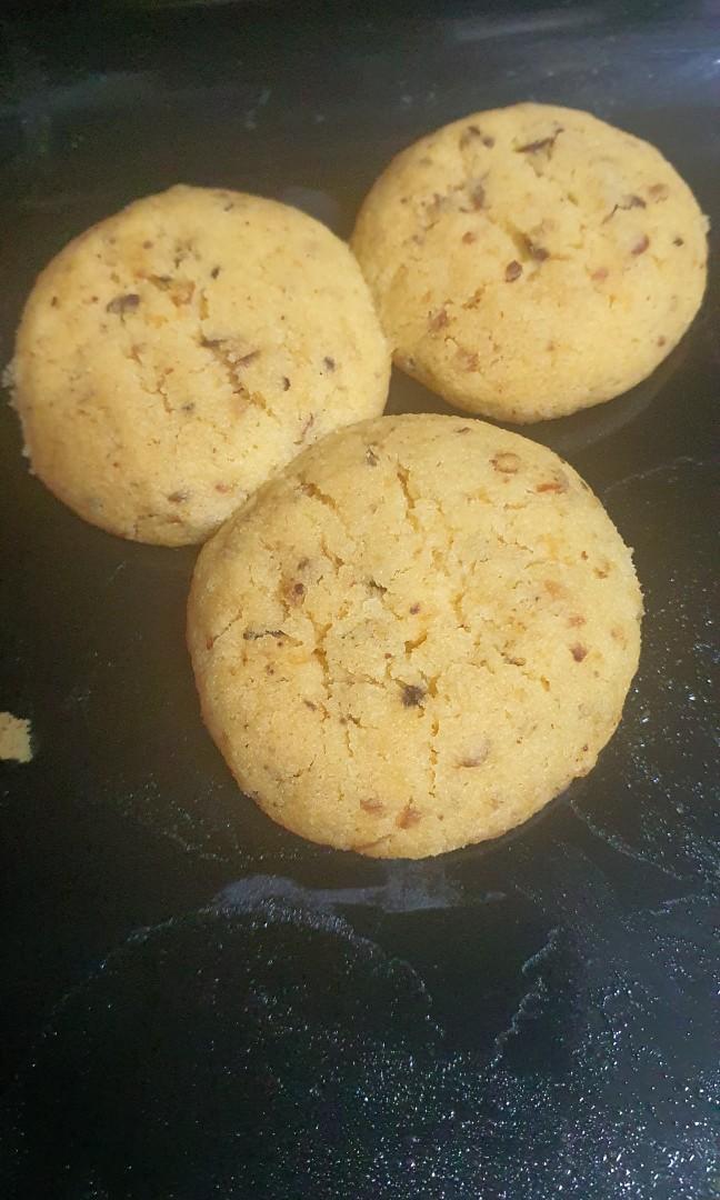 chilli prawn cookies, Food & Drinks, Homemade Bakes on Carousell