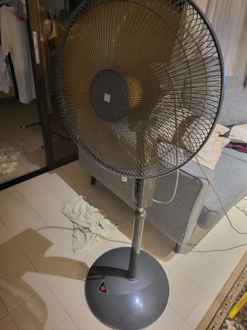 Kdk p40us, Furniture & Home Living, Lighting & Fans, Fans on Carousell