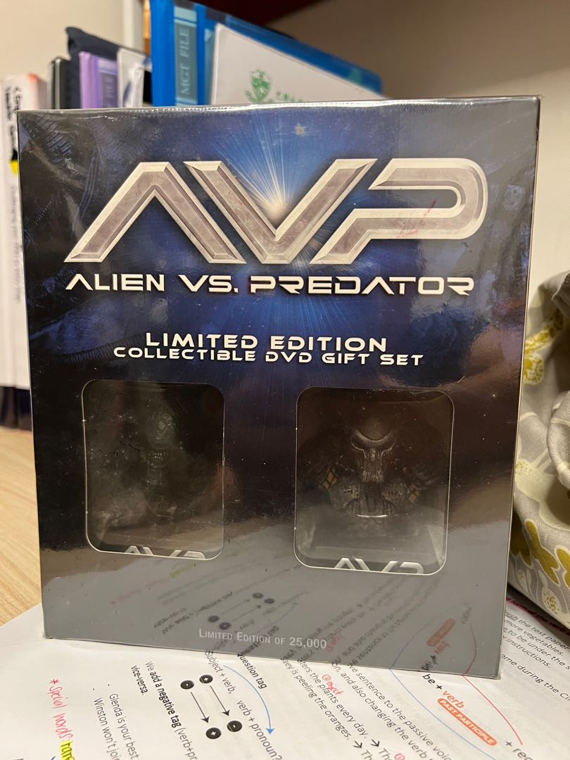 Limited edition alien vs predator dvd gift set, Hobbies & Toys, Music ...