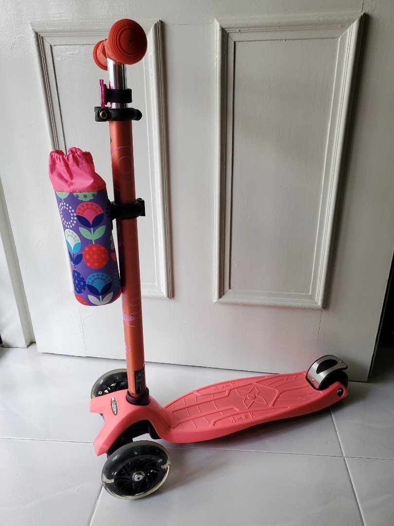 Maxi Micro Deluxe Kick Scooter w/ LED wheels, Sports Equipment, Sports ...