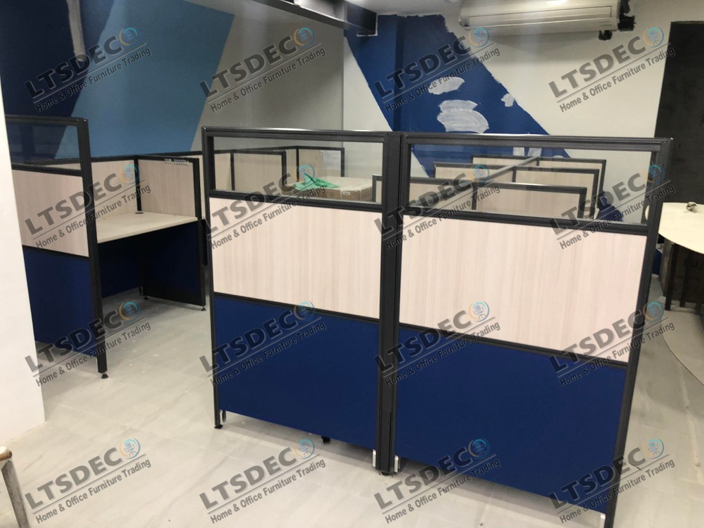 MODULAR WORKSTATION PANEL WITH GLASS OFFICE PARTITIONS, Furniture ...