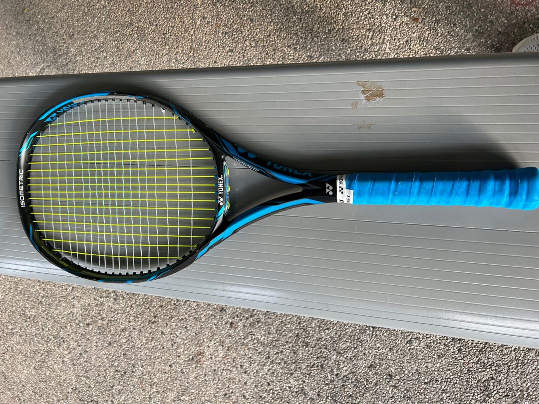 Rare almost new Yonex DR100 ezone grip 1 4 1/4 $188, Sports Equipment ...