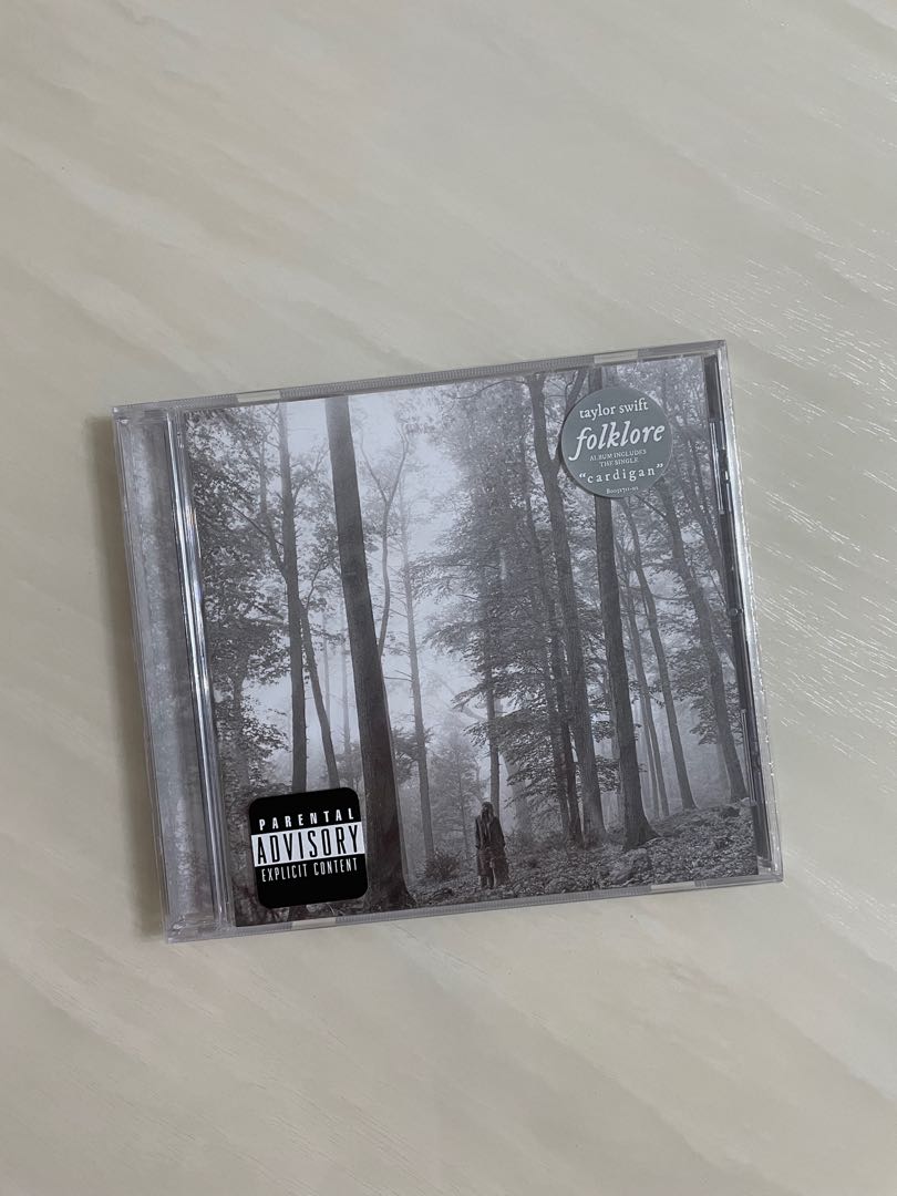 Taylor Swift folklore CD全新未開封, 興趣及遊戲, 音樂、樂器 & 配件, 音樂與媒體 - CD 及 DVD ...