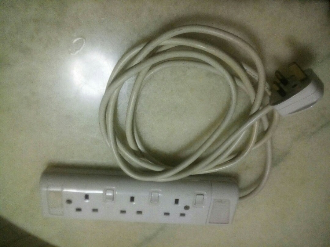 3 way extension socket (3m), Computers & Tech, Parts & Accessories ...