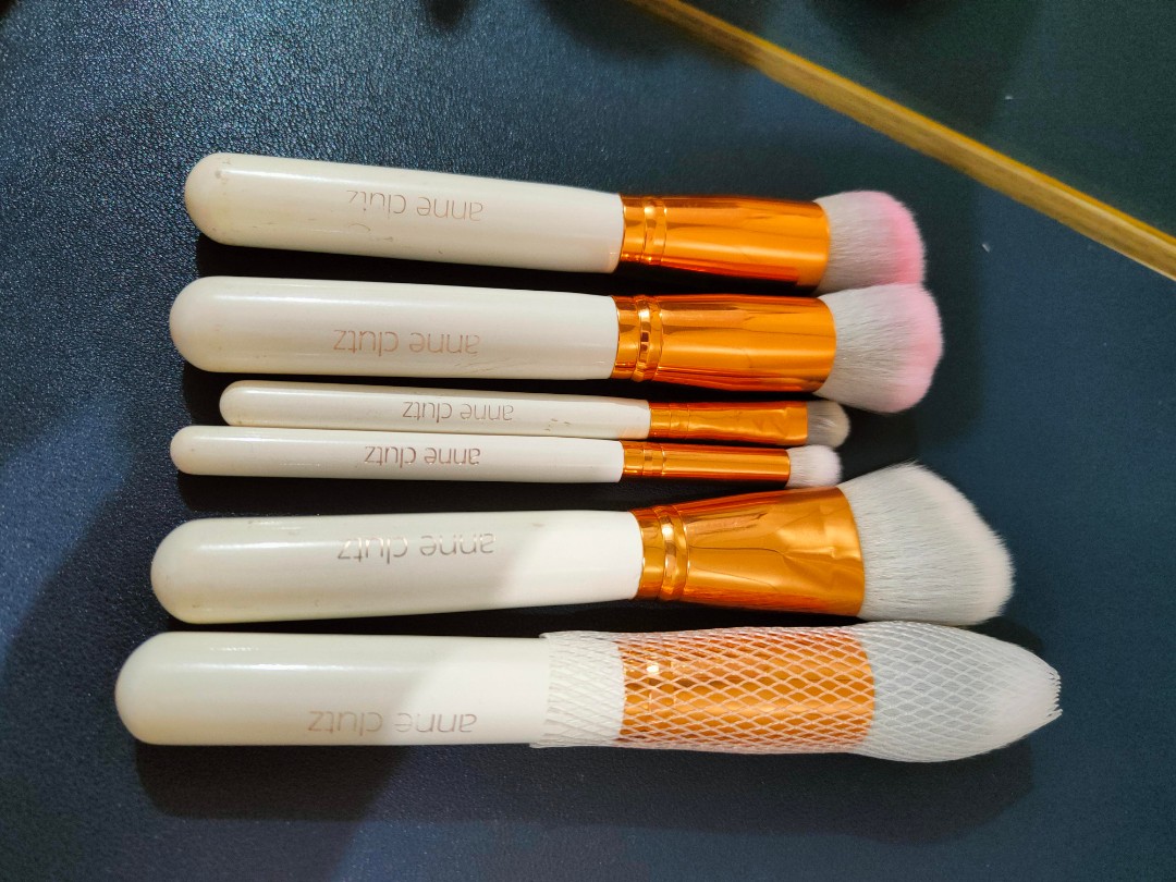 Anne Clutz brushes Version 1, Beauty & Personal Care, Face, Makeup on ...