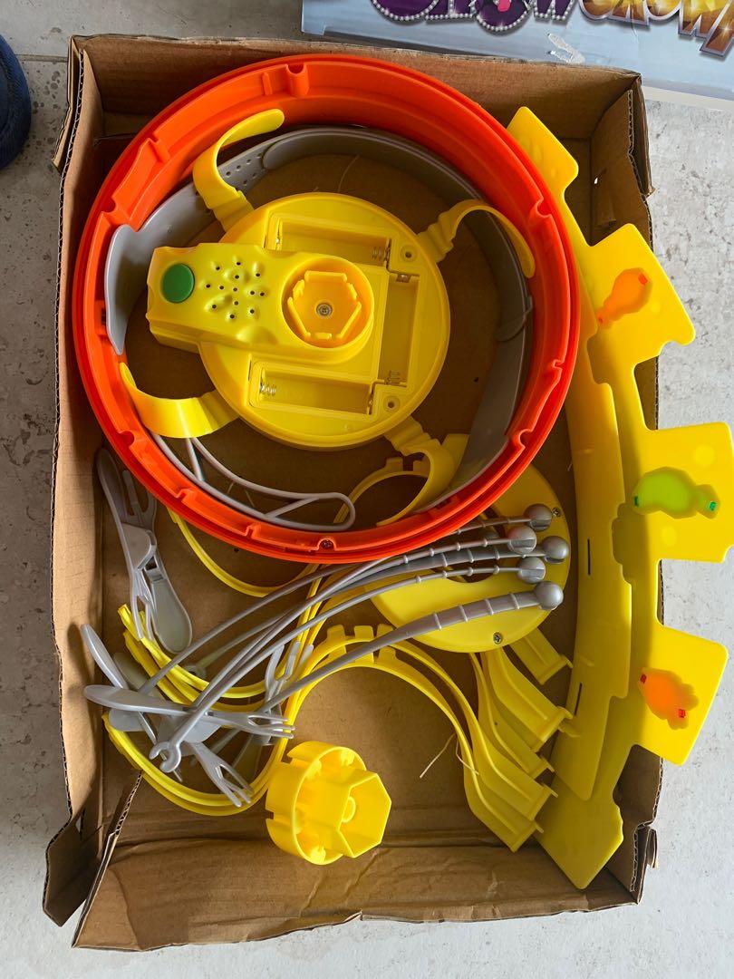 Chow crown (electronic spinning crown snacks food game), Hobbies & Toys ...