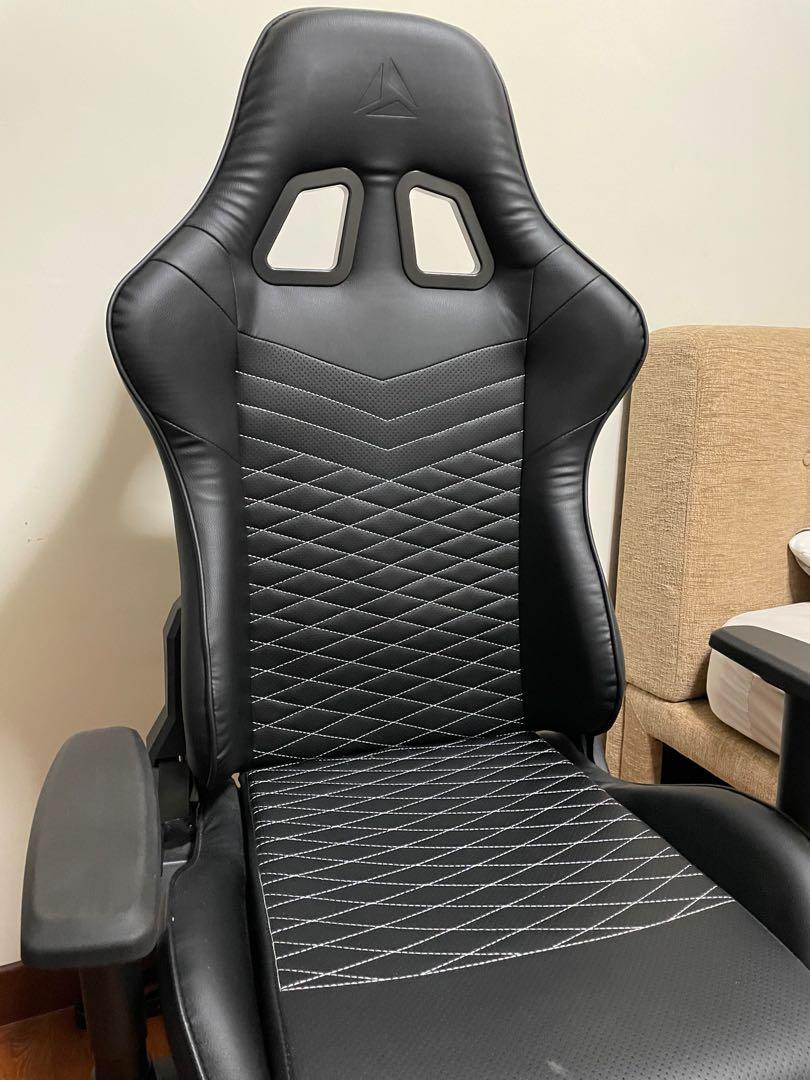Delta Gaming Chair, Furniture & Home Living, Furniture, Chairs on Carousell